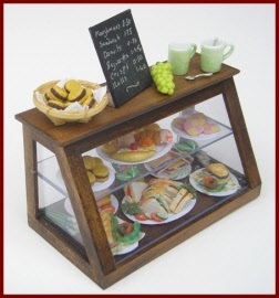 Dolls House & Miniature Pub and Bar Furniture and Fittings